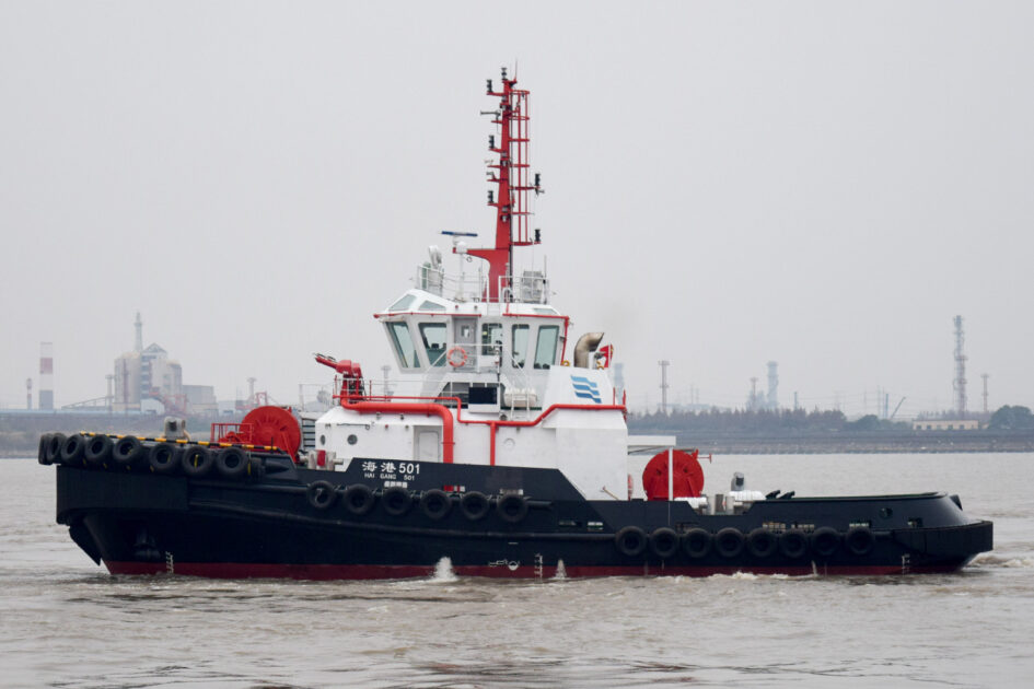 First Robert Allan Ltd. tug to operate in China’s busiest port, the ...